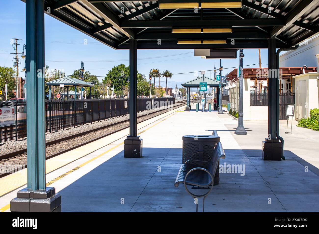 Train station drop off pick hi-res stock photography and images - Alamy