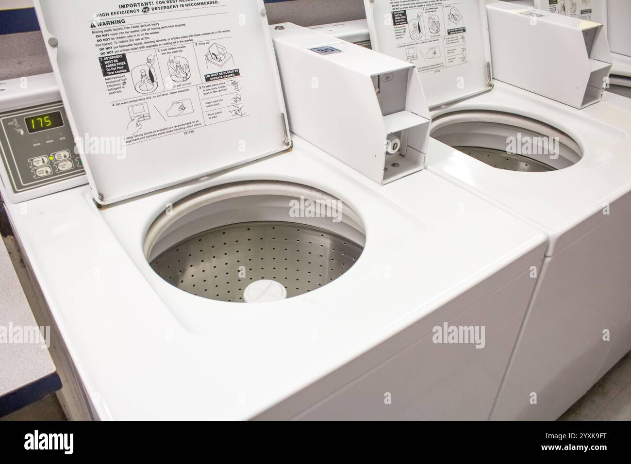 Family laundry mat hi-res stock photography and images - Alamy