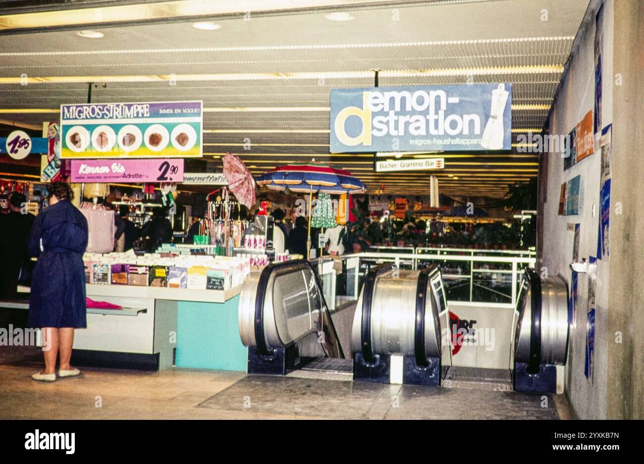 Department stores 1960s hi-res stock photography and images - Alamy