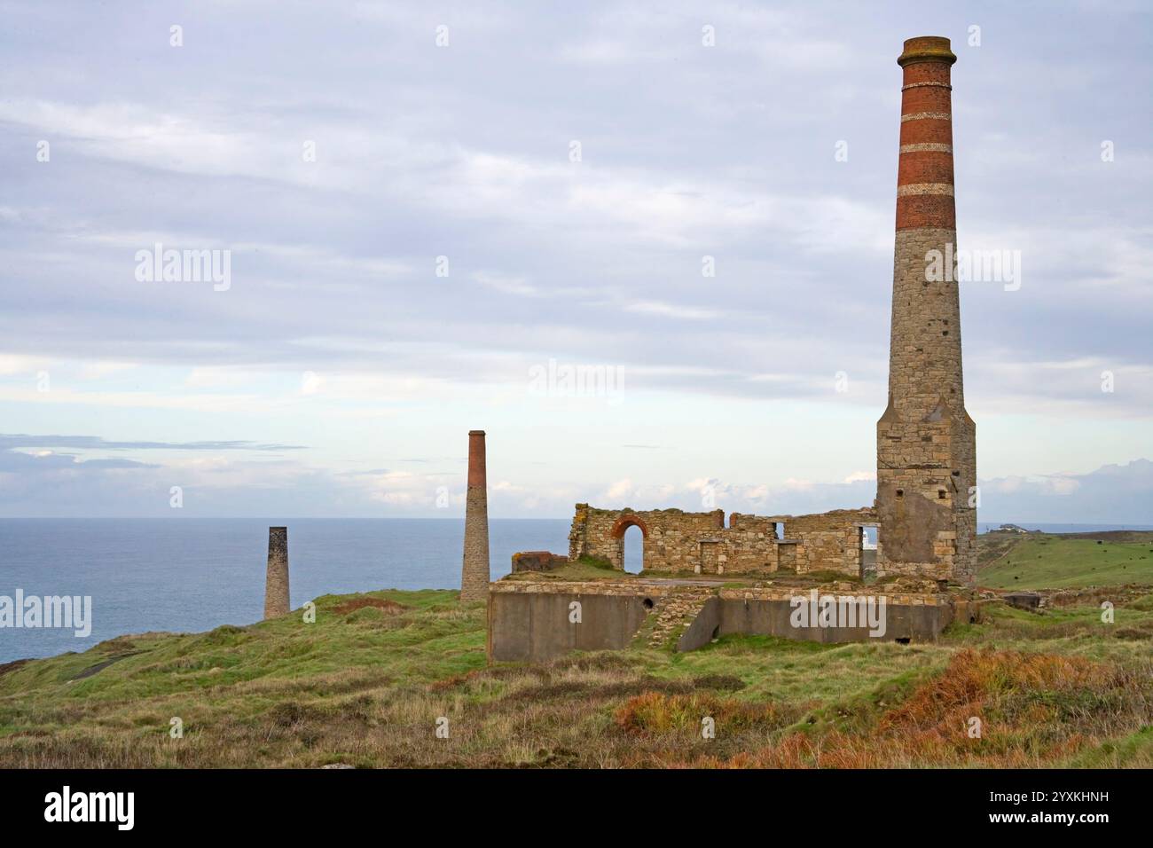 chimneys at an old tin mine at levant on the north cornwall coast Stock Photo - Alamy