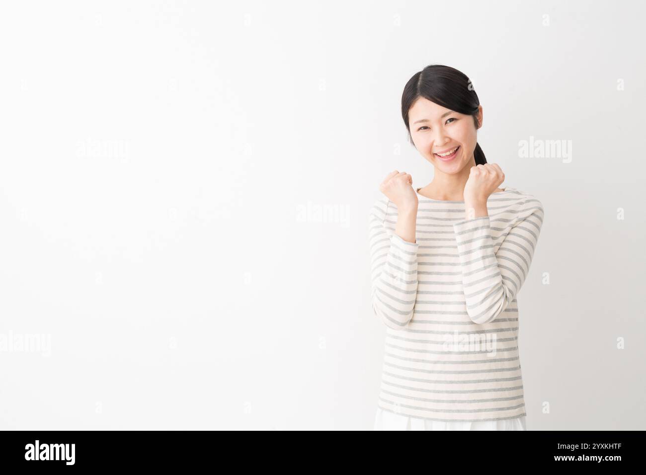 Japanese pose hi-res stock photography and images - Alamy