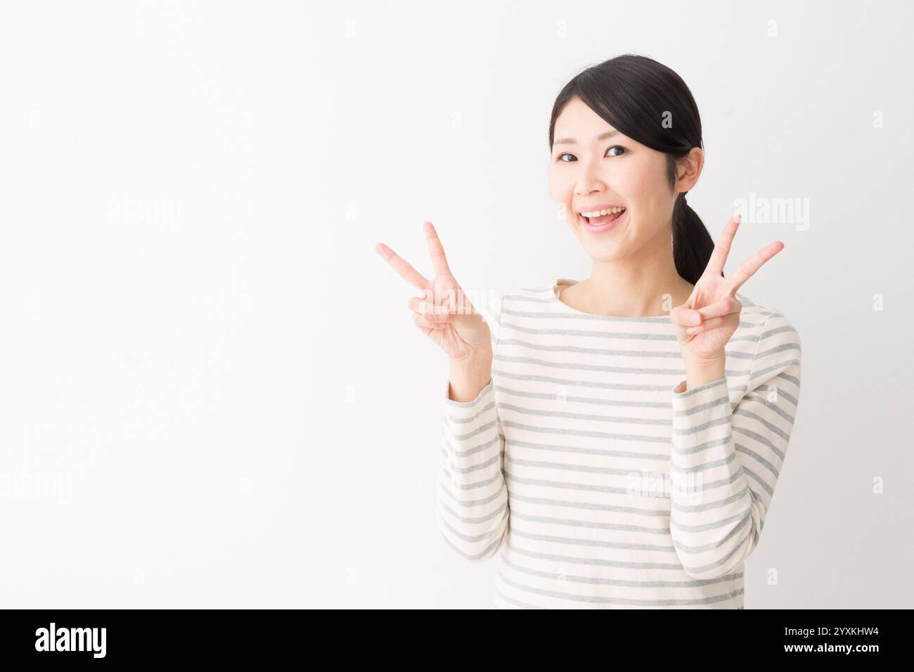 Woman v sign hi-res stock photography and images - Alamy