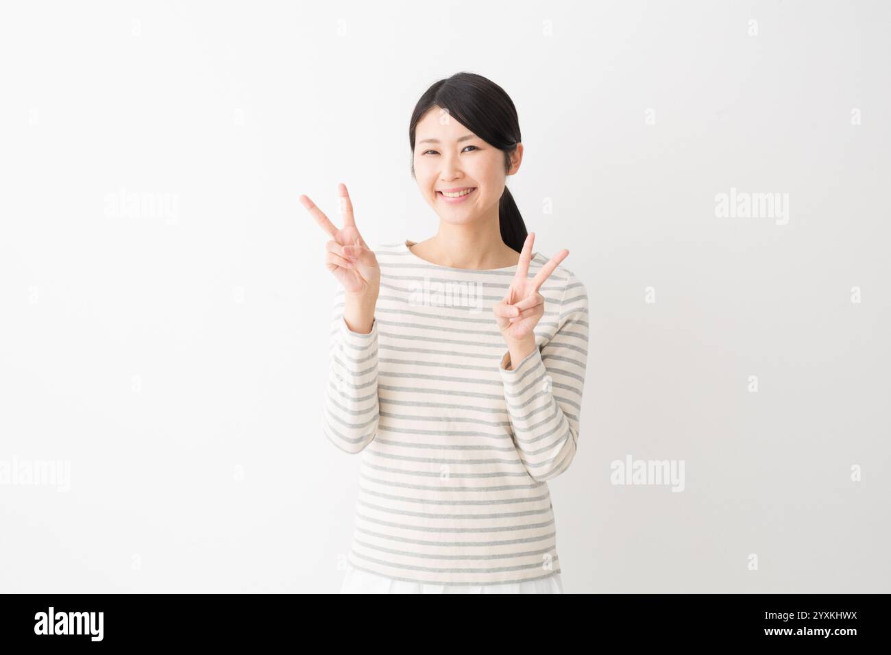 Woman v sign hi-res stock photography and images - Alamy