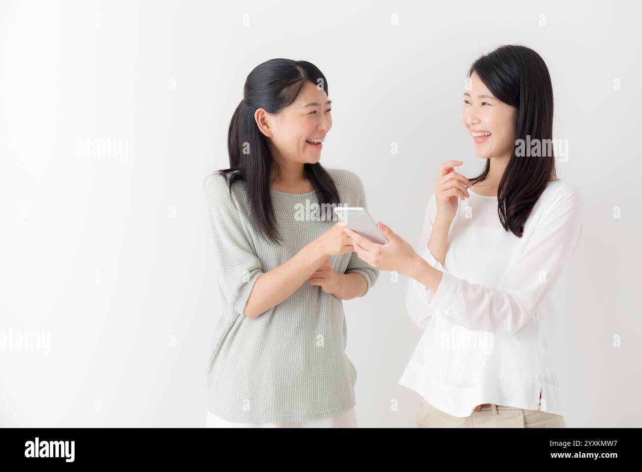 2 Japanese women Stock Photo - Alamy