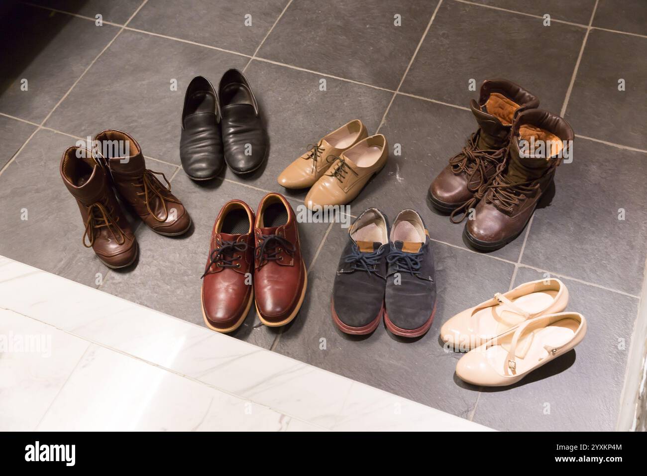 Entry hall hi-res stock photography and images - Alamy