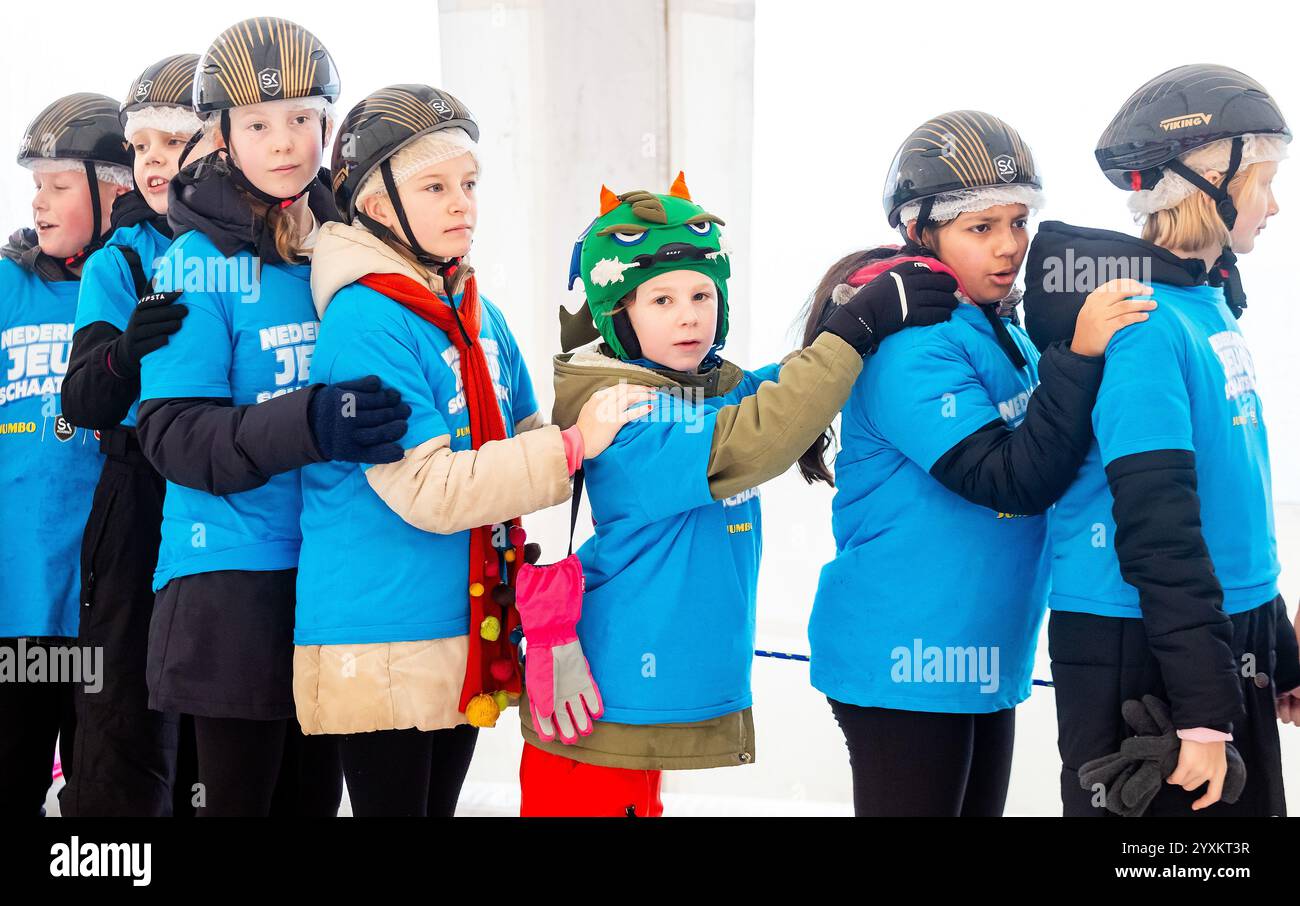 ROTTERDAM - Children take to the ice rink for a world record attempt ...