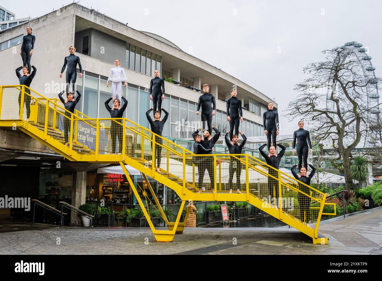 Troupe 17th hi-res stock photography and images - Alamy