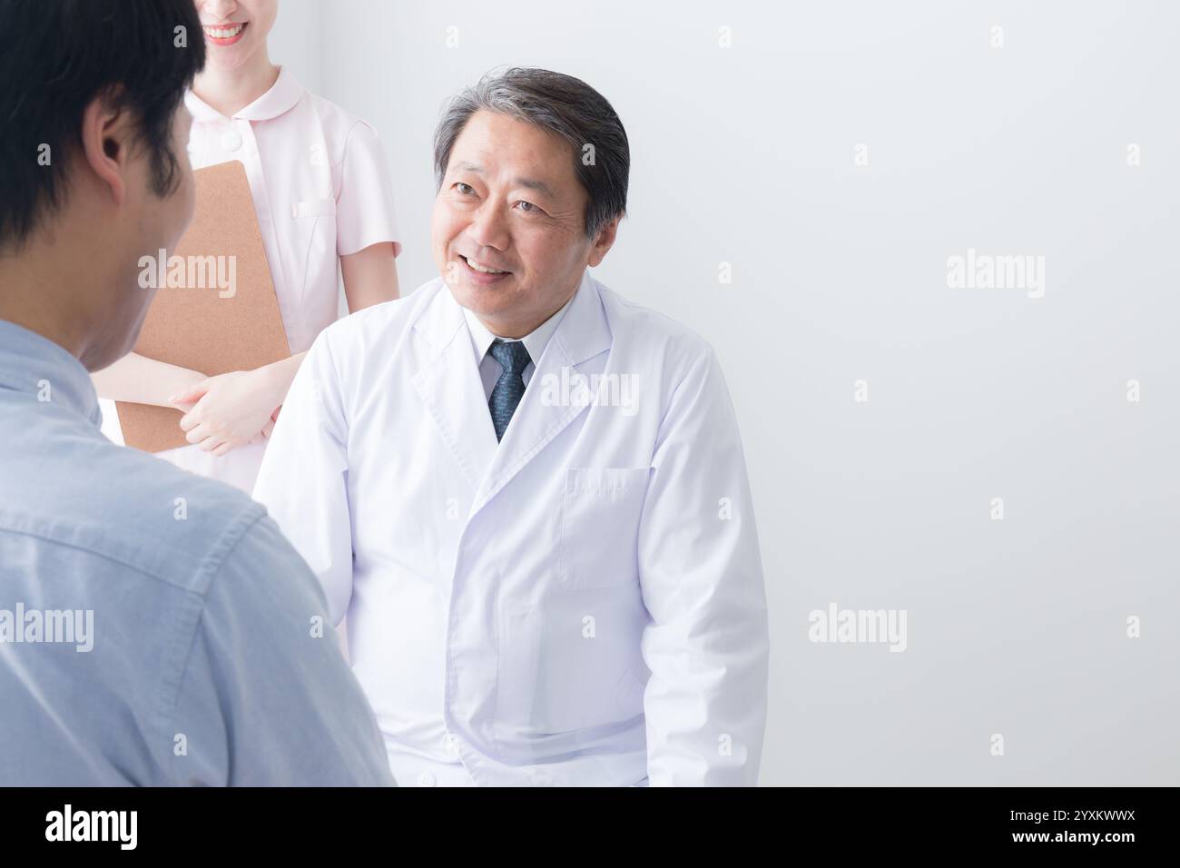 Physical doctor hi-res stock photography and images - Alamy