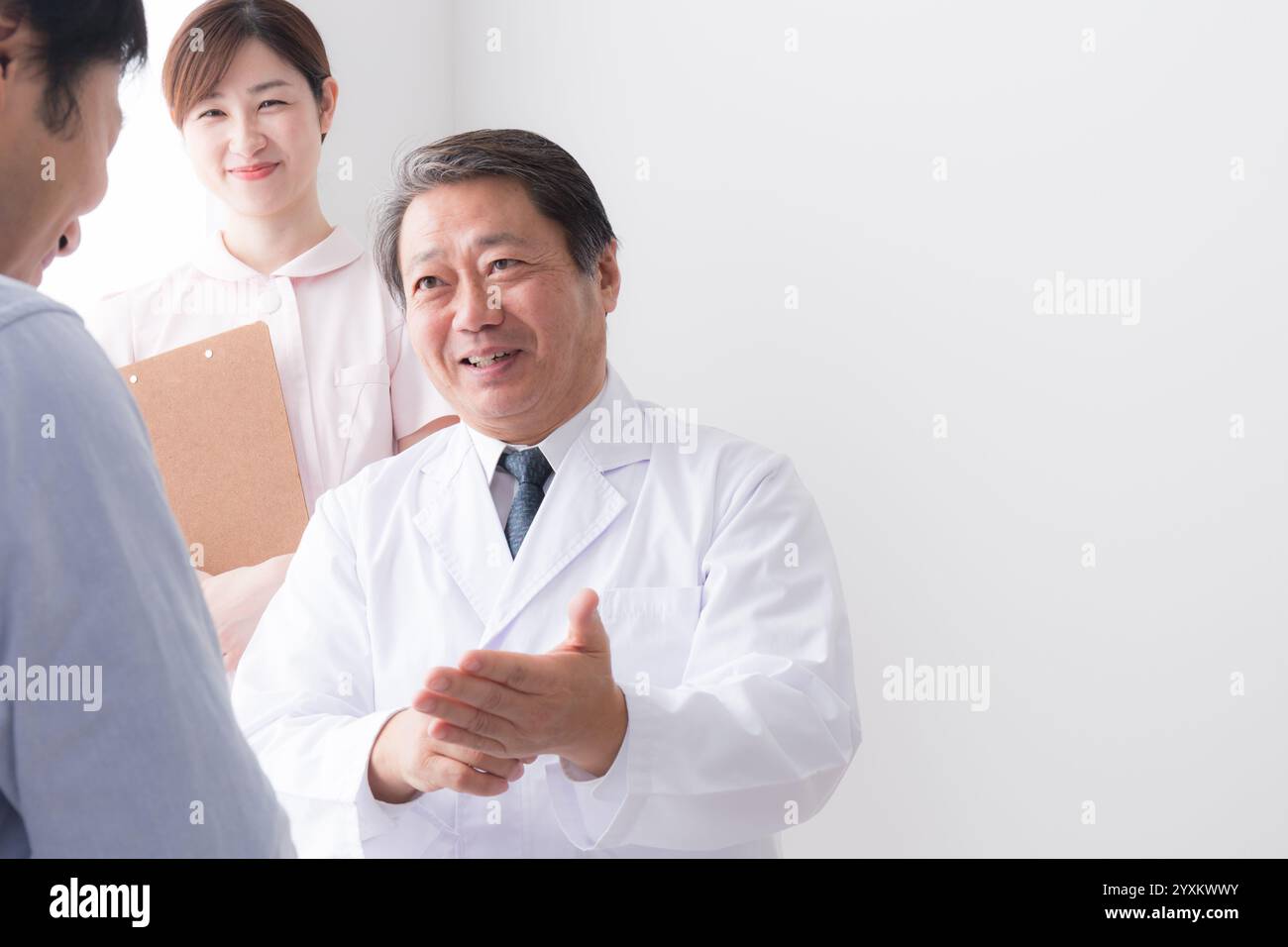Physical doctor hi-res stock photography and images - Alamy
