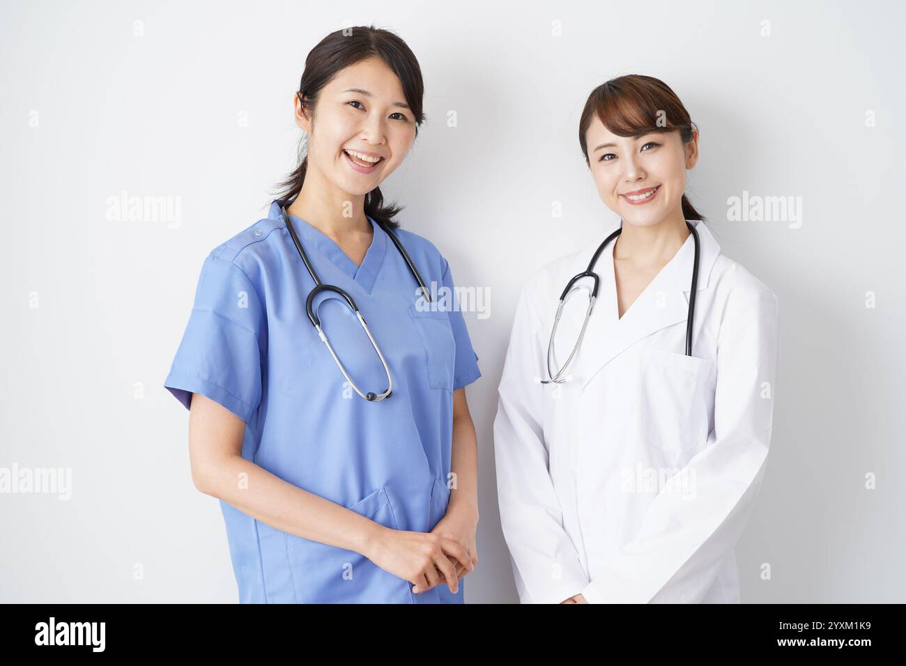 Young smile female doctor hi-res stock photography and images - Alamy