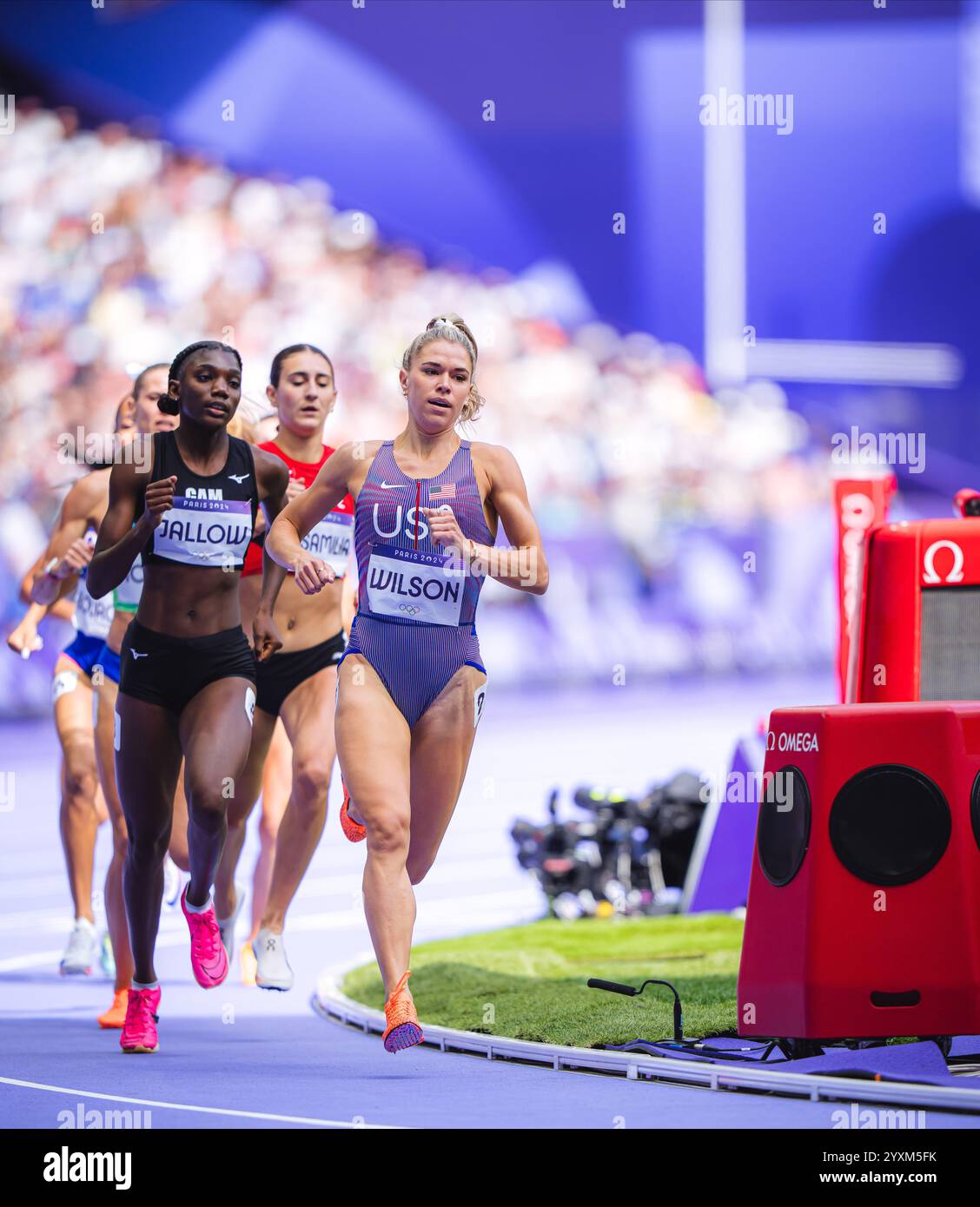 Allie Wilson participating in the 800 meters at the Paris 2024 Olympic ...