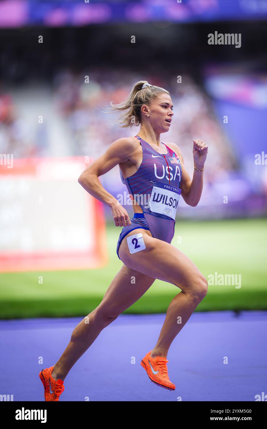 Allie Wilson participating in the 800 meters at the Paris 2024 Olympic ...
