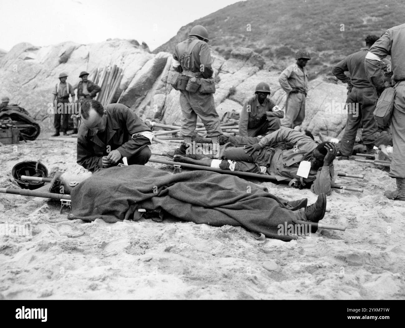 7th Army American shore party of Negro African-American and white ...