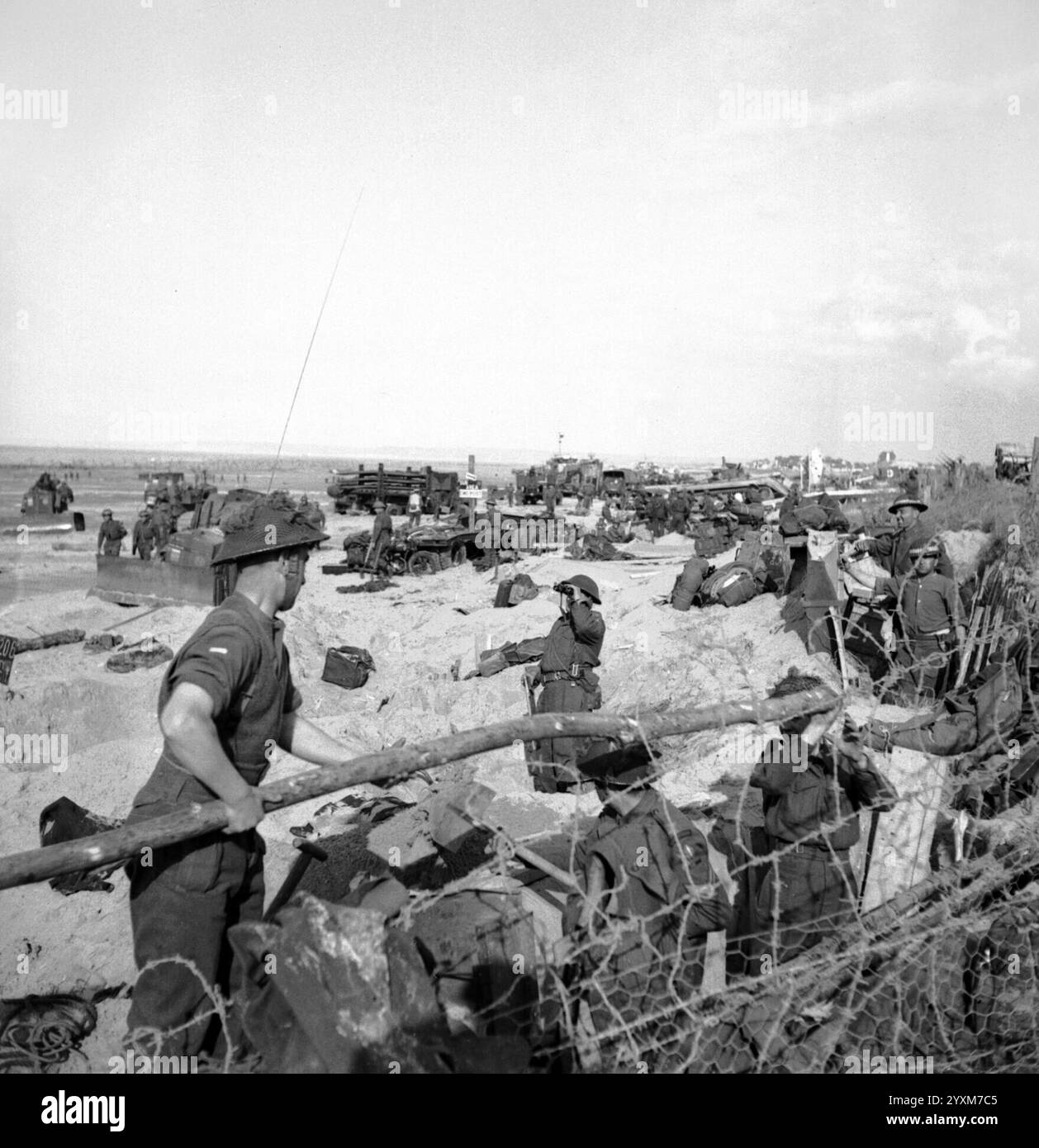 British troops and naval beach parties on Sword Beach in Normandy on D ...
