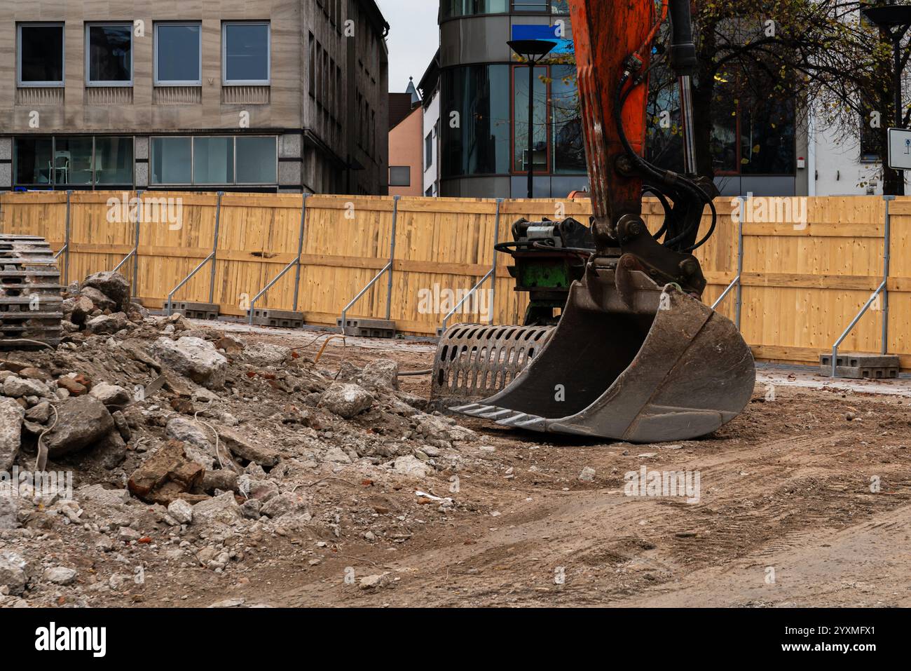 Excavation demolition underway construction hi-res stock photography ...