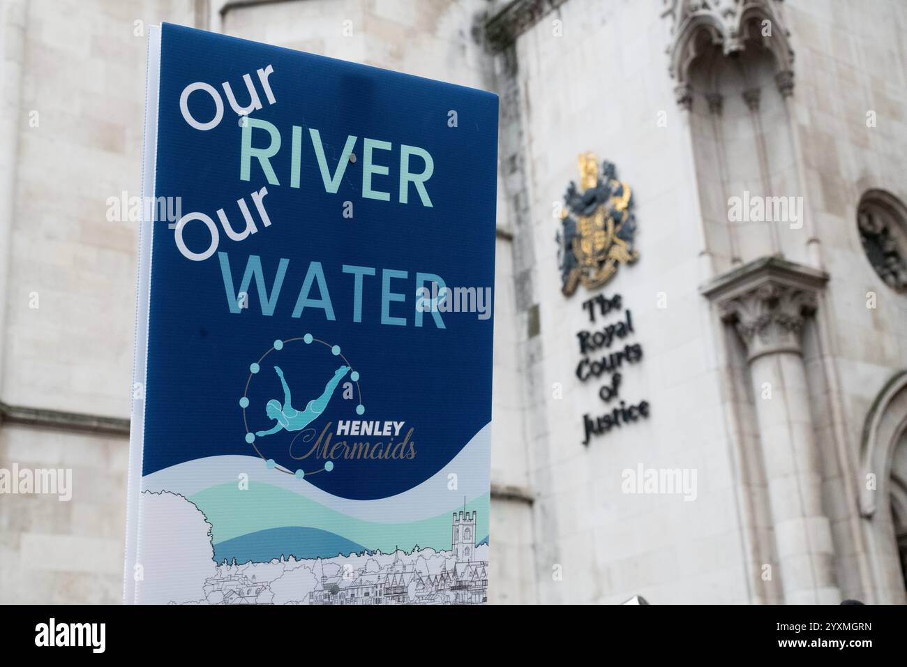 Henley mermaids hi-res stock photography and images - Alamy
