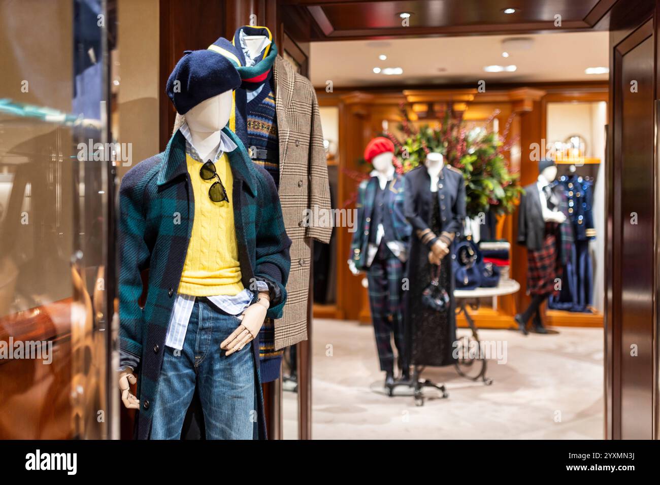 Lauren ralph lauren womens fashion section hi-res stock photography and ...