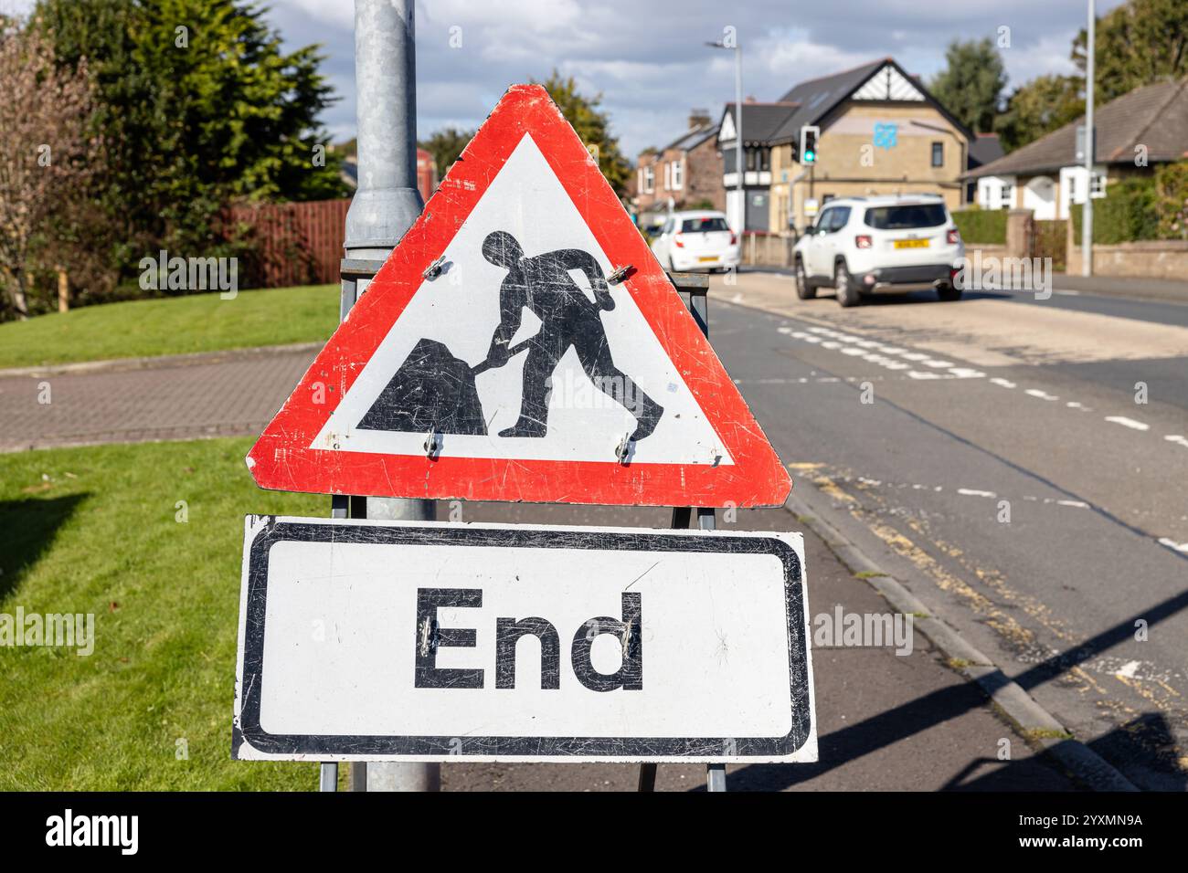 Triangular roadwork sign hi-res stock photography and images - Alamy
