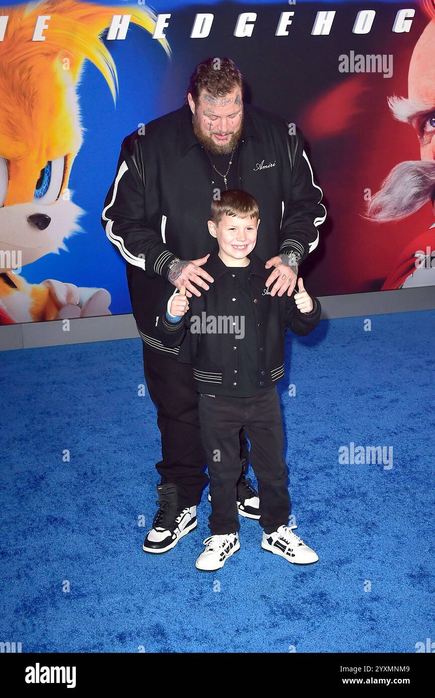 Jelly Roll mit Sohn Noah Buddy DeFord bei der Premiere des Kinofilms ...