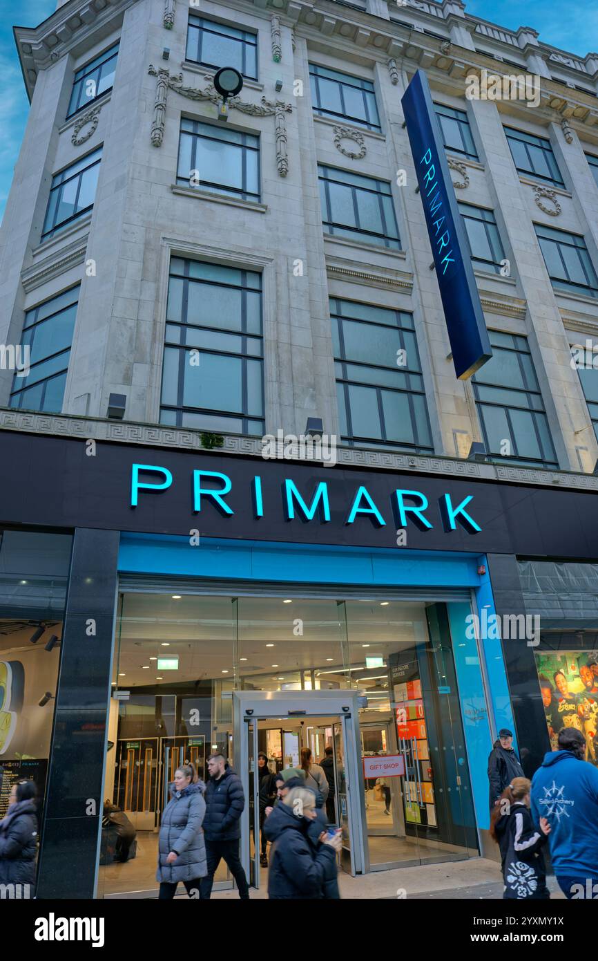 Primark store sign logo hi-res stock photography and images - Alamy