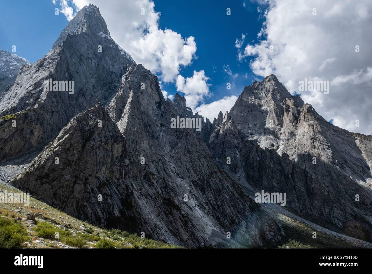 Stunning sceneries along the Nangma Valley (Yosemite of Pakistan ...
