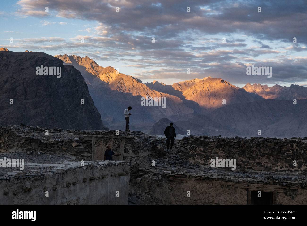 Sunset over the Sarfaranga Cold Desert, Skardu, Baltistan, Pakistan ...