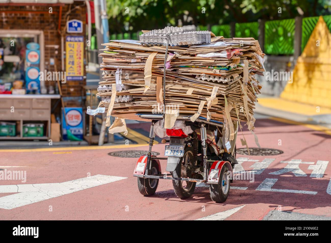 Collection in urban areas hi-res stock photography and images - Alamy