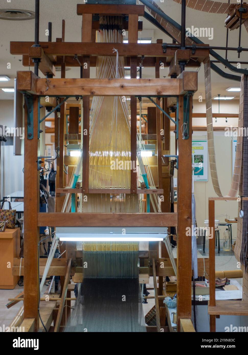 Nukinishiki weaving demonstration at the Nishijin Textile Center in ...