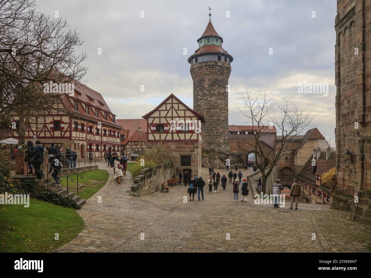 Outer Castle castle yard, Sinwell Tower, Nuremberg Castle, Imperial ...