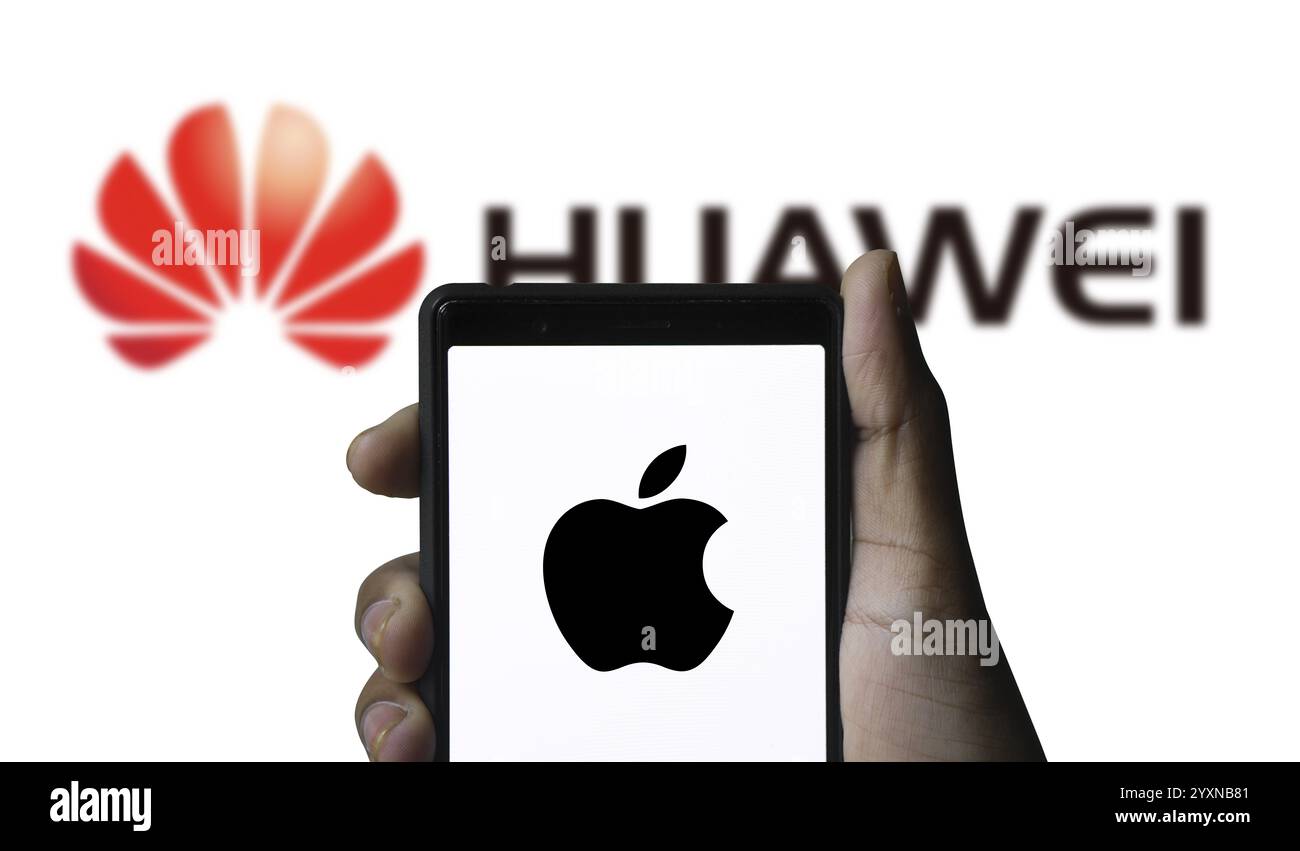 Huawei apple hi-res stock photography and images - Alamy