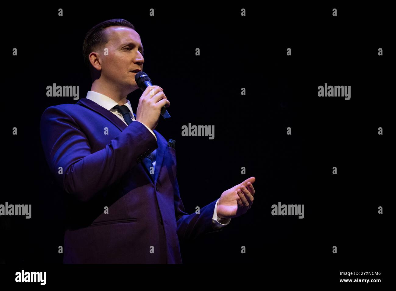 James live 2024 hi-res stock photography and images - Alamy