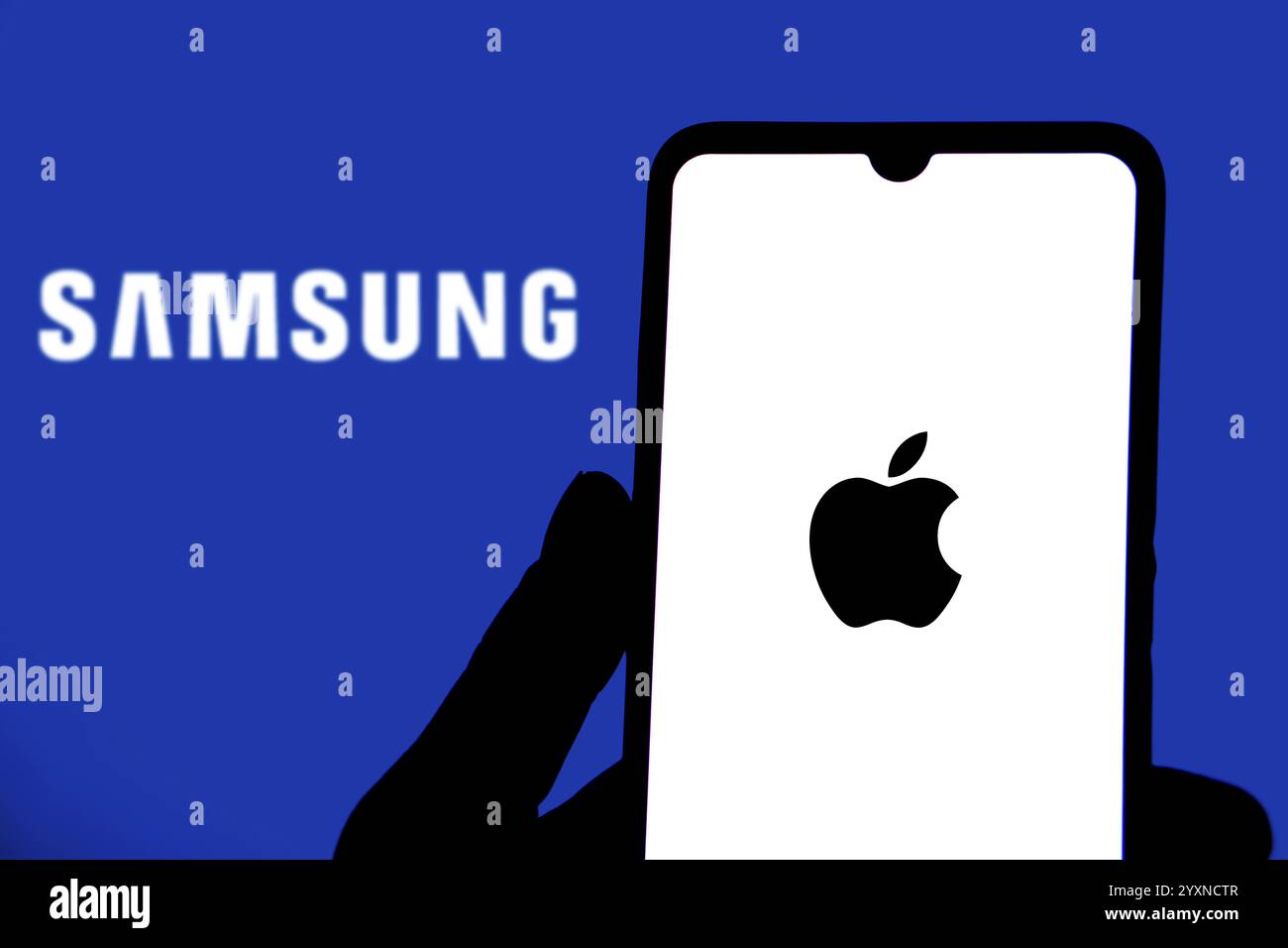 Apple samsung logo hi-res stock photography and images - Alamy