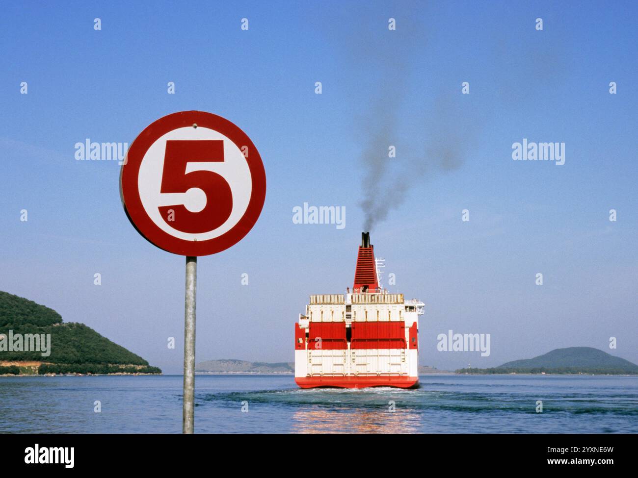 5 boat hi-res stock photography and images - Alamy