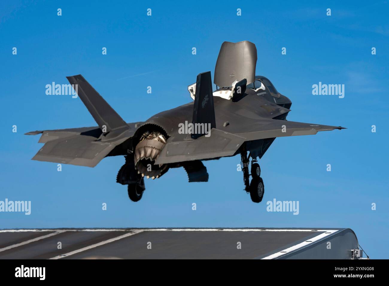 Italian Navy F-35B taking off from the ITS Cavour aircraft carrier ...