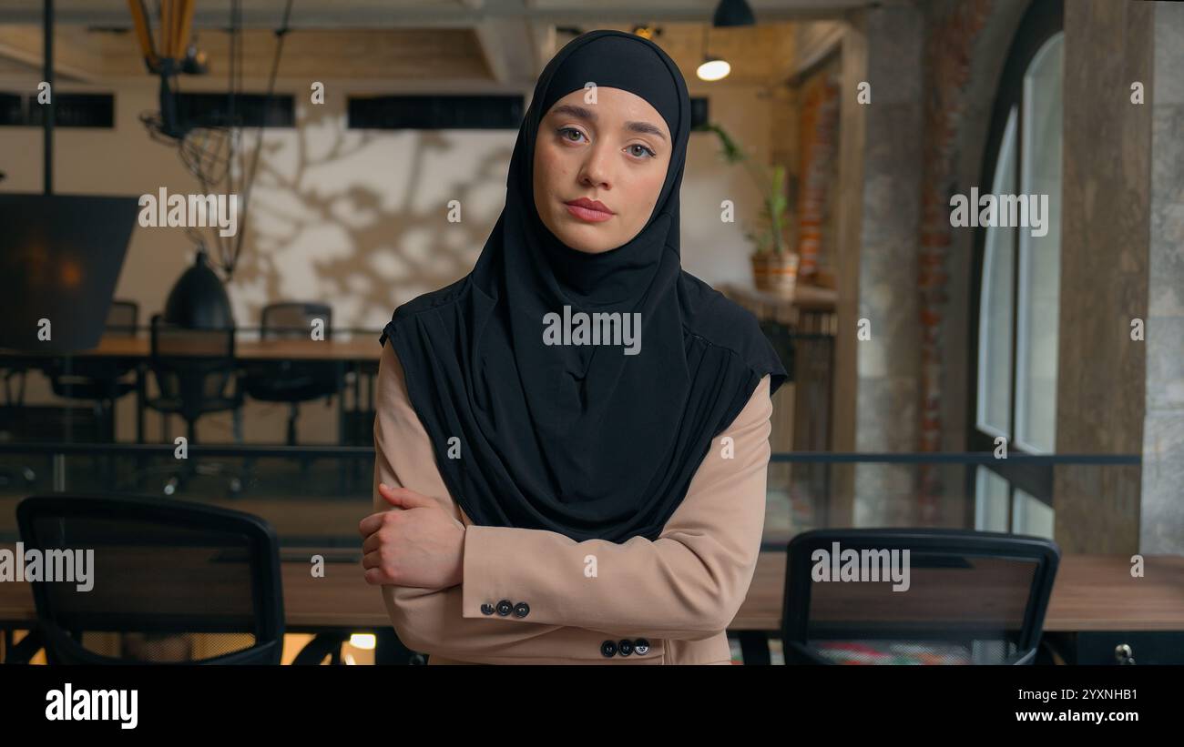 Islamic indian lady boss worker hi-res stock photography and images - Alamy