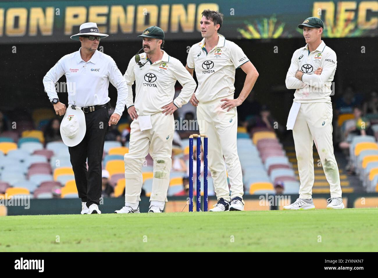 Third umpire screen hi-res stock photography and images - Alamy