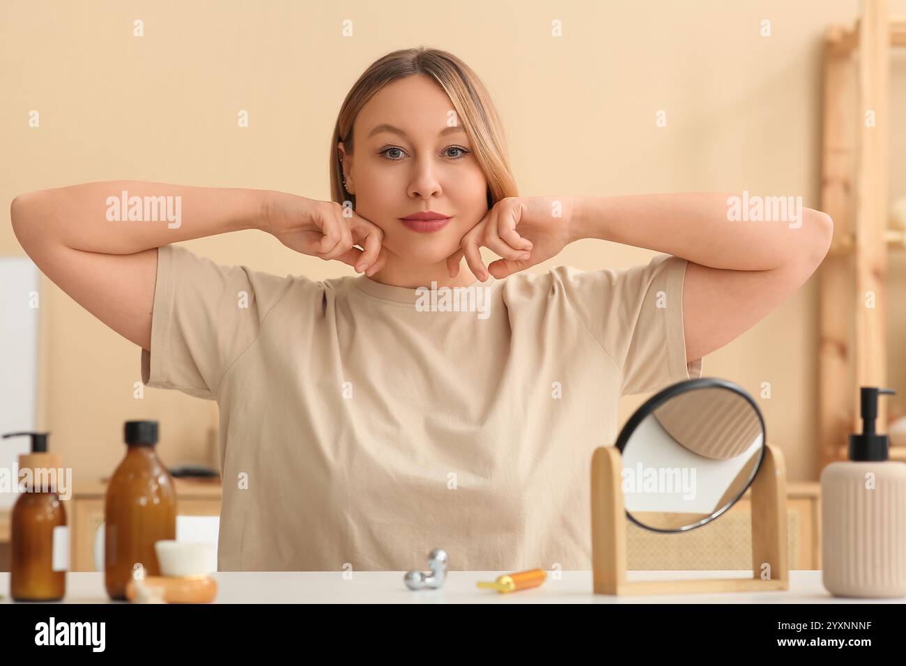 Building face muscles hi-res stock photography and images - Alamy