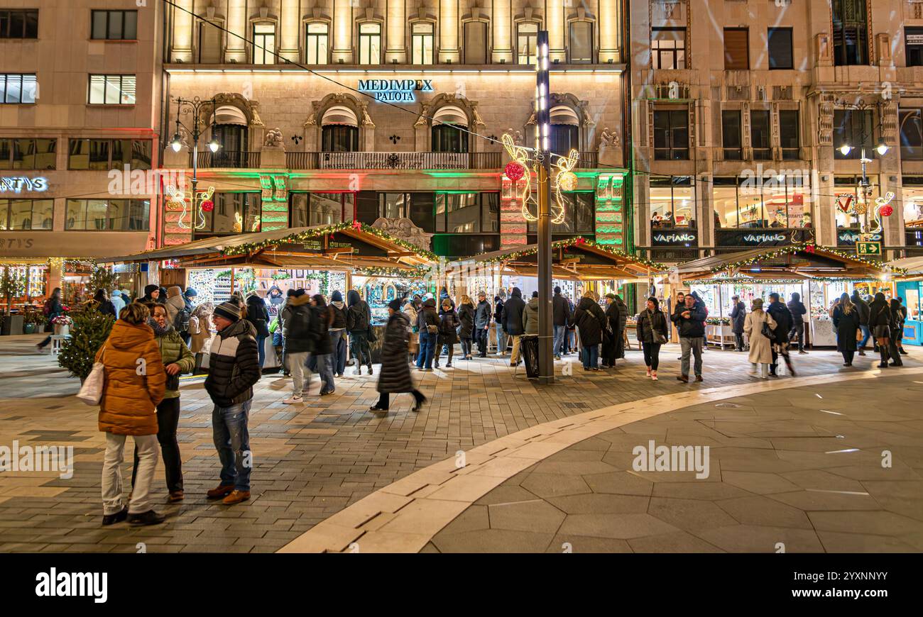 Vörösmarty tér 2025, Budapest Christmas Fair 2024, Tourist attraction ...