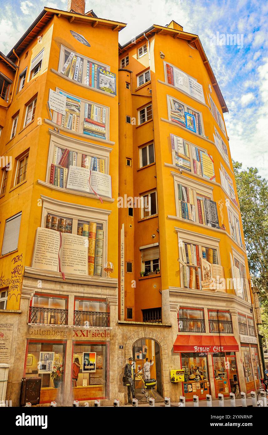 The Murals of Lyon: A Window into Art and History - The Incredible ...