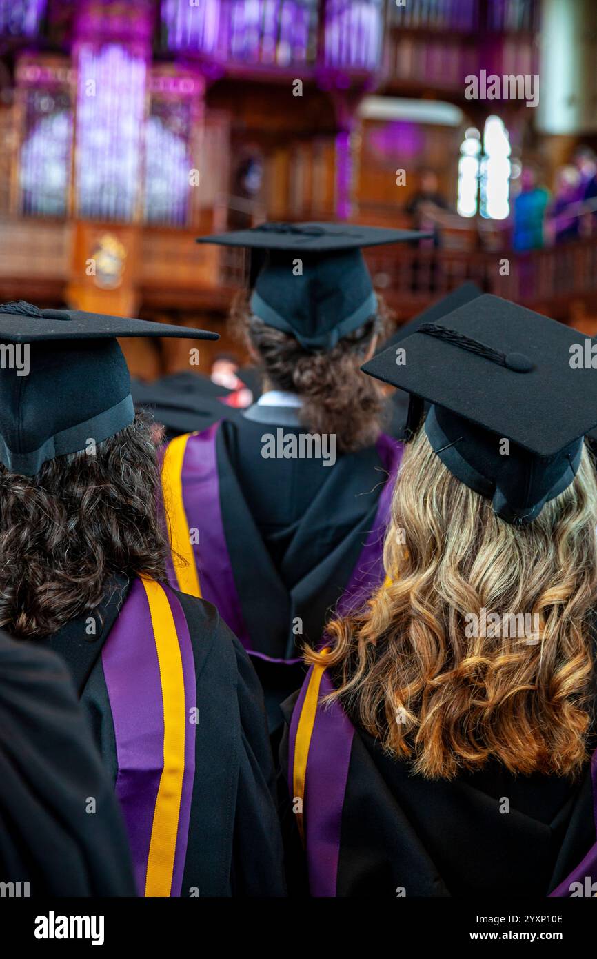 University of manchester graduate hi-res stock photography and images ...