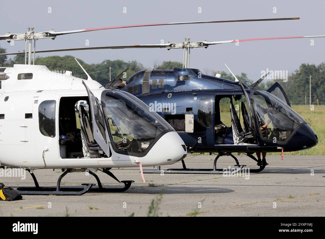 Bell 505 jet ranger hi-res stock photography and images - Alamy