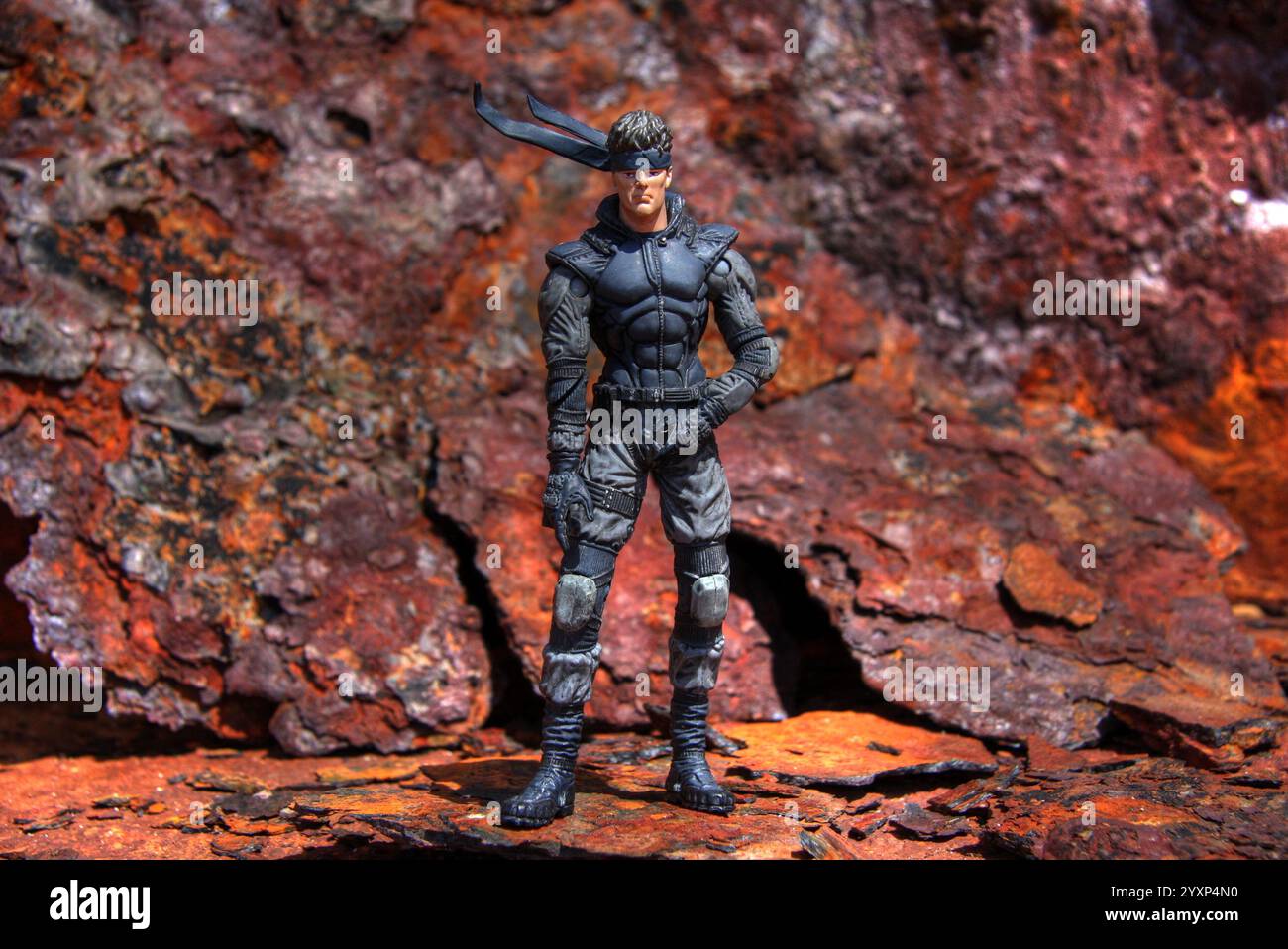Metal Gear Solid Action Figure Outdoor Scene Rusted Metal Background 2 ...