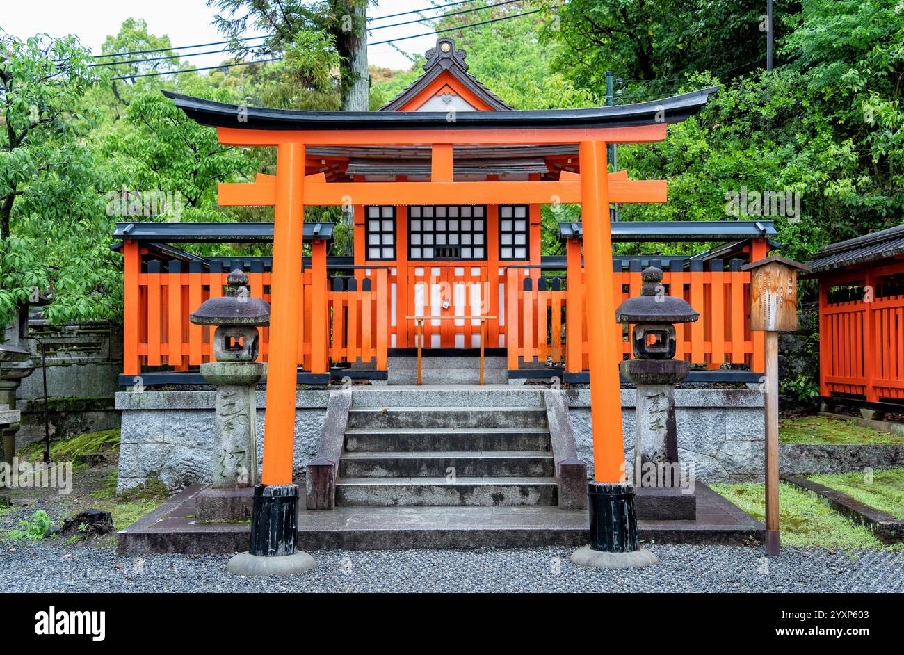 Small shinto shrine at Fushimi Inari Taisha in Kyoto, Japan Stock Photo ...
