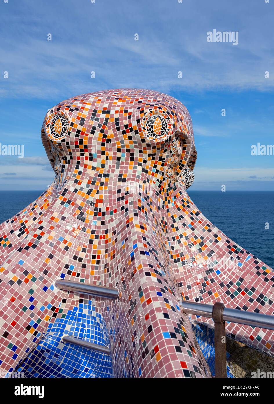 Giant mosaic octopus hi-res stock photography and images - Alamy