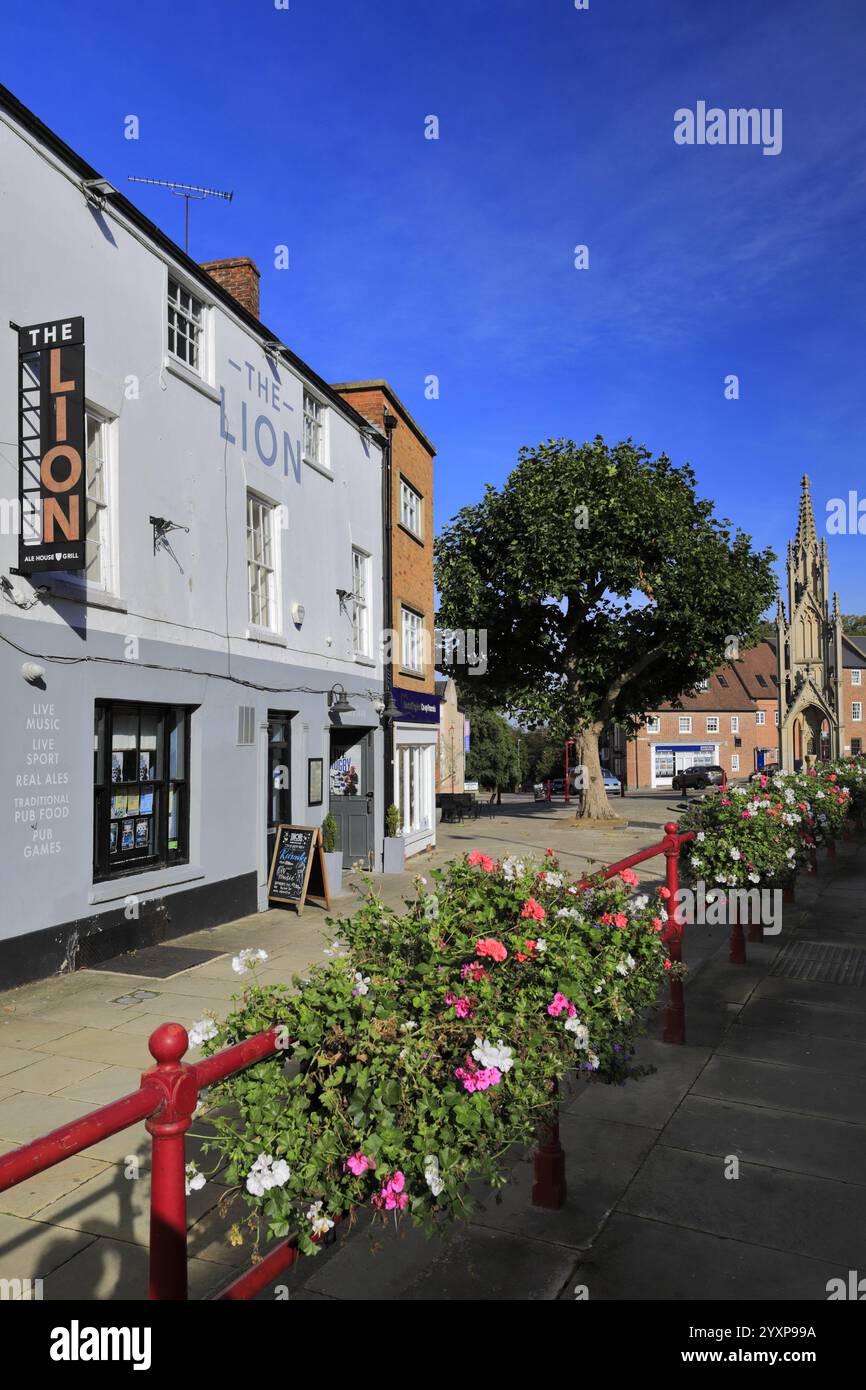 Street view to the Burton Memorial cross, Daventry town ...