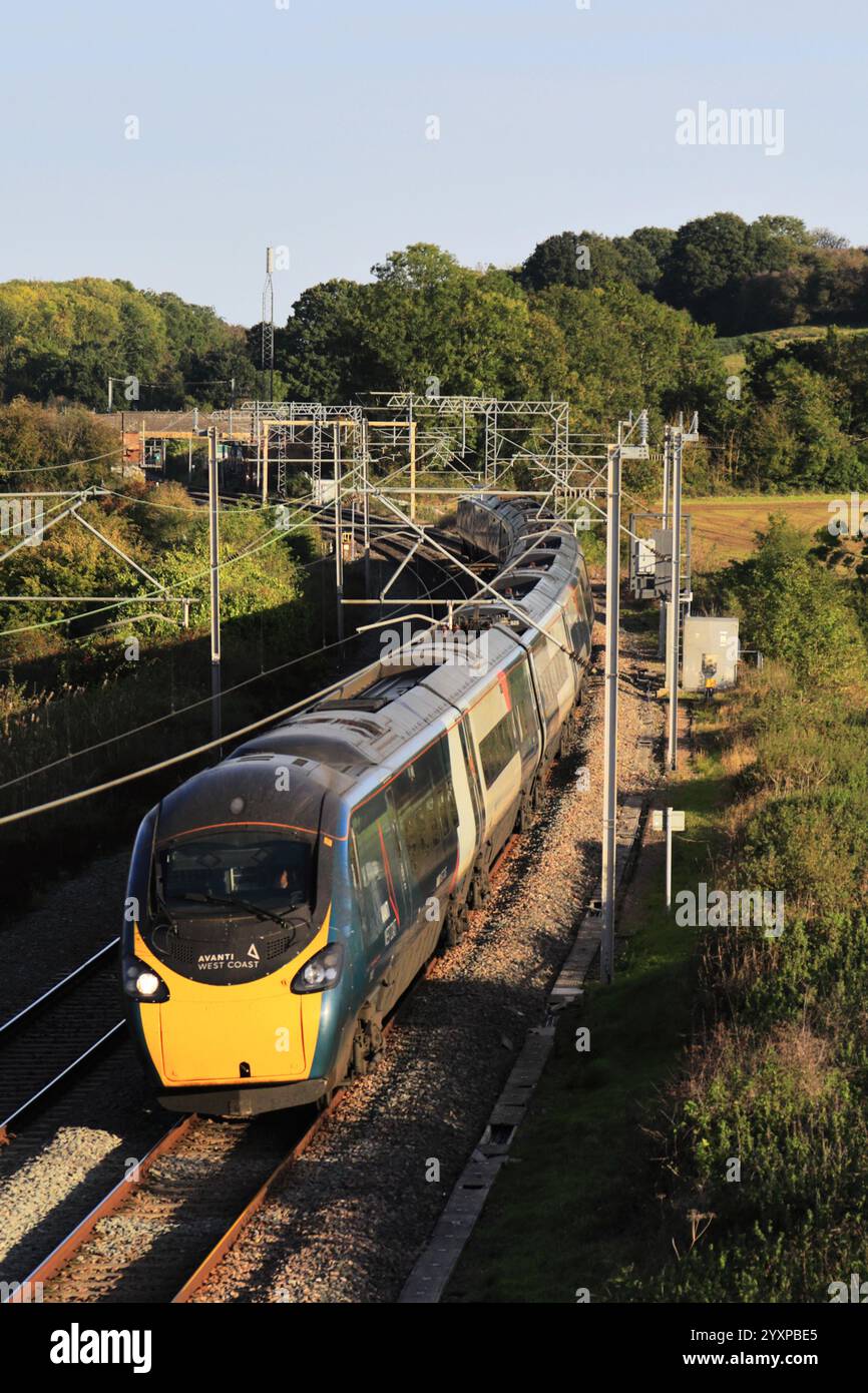 A Pendalino class 390, Avanti West Coast train near Milton Keynes ...