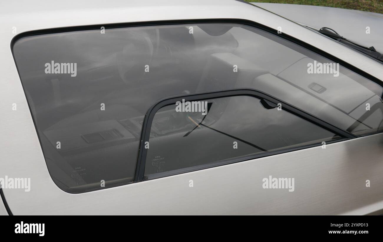 Delorean dmc 12 car hi-res stock photography and images - Alamy