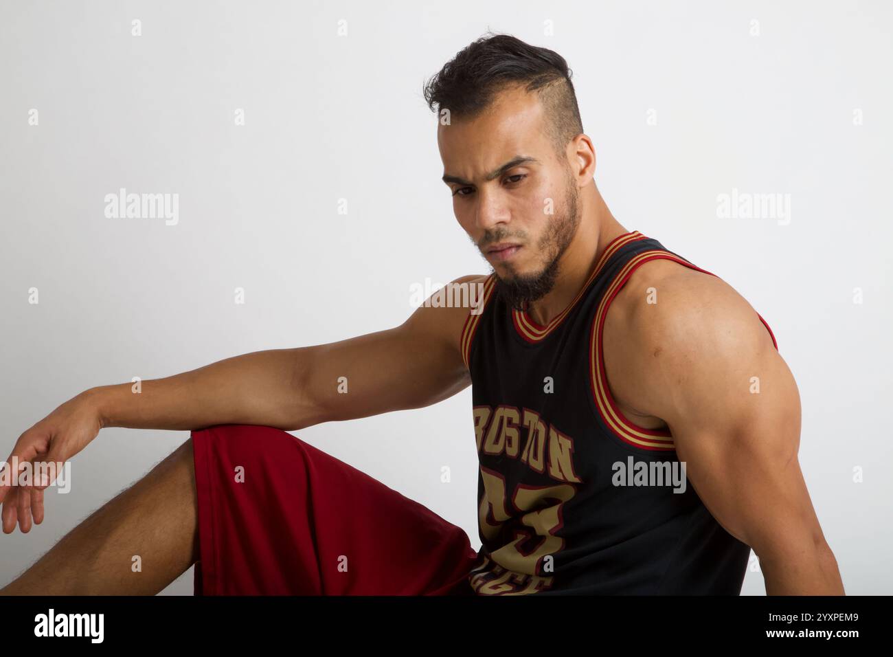Man in basketball kit Stock Photo - Alamy