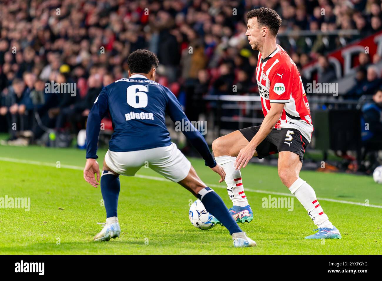 Eindhoven, Netherlands. 17th Dec, 2024. EINDHOVEN, NETHERLANDS - DECEMBER 17: Rano Burger of ...