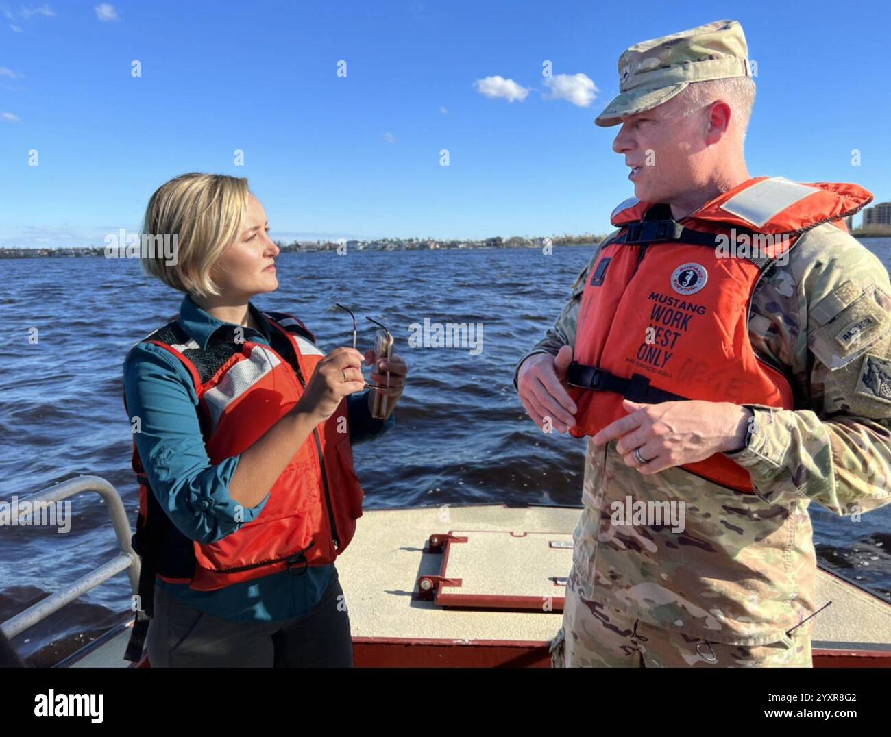 Dasha Burns talks with Brig. Gen. Daniel Hibner Stock Photo - Alamy